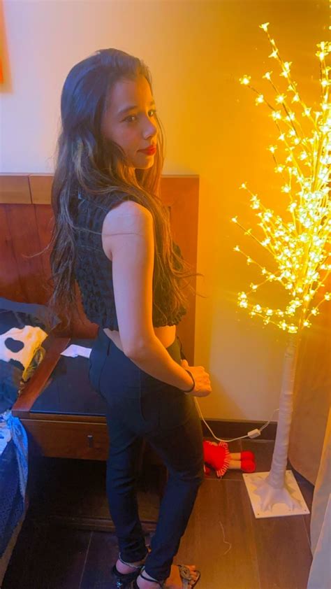 Payal Indian Young Teen Indian Escort In Dubai