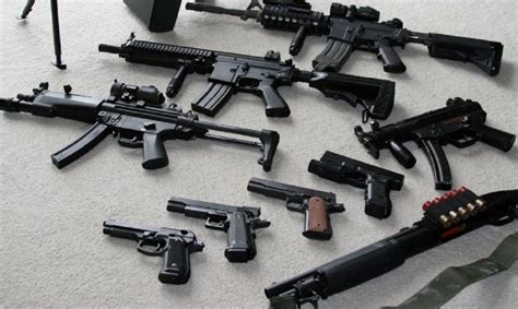 Peste 1900 de arme letale în Ploiești Condiții și documente necesare pentru a putea cumpăra o