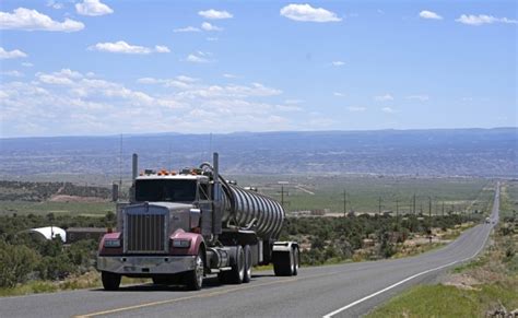 Epa Sets Strict Emissions Standards For Heavy Duty Trucks And Buses In