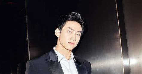 185cm에서 187cm로 커진 옥택연 더 잘 생겨지고 더 커졌네