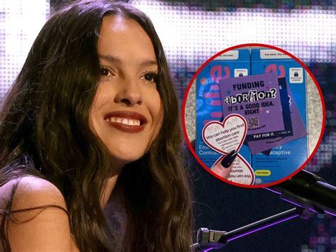 Olivia Rodrigo Hands Out Plan B During St Louis Concert
