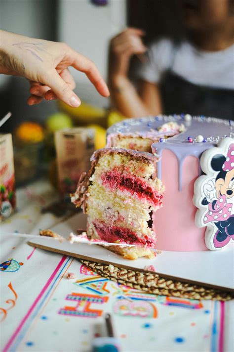 Безкоштовне стокове фото артистизм торта багатошаровий торт багатоярусний торт біла глазур