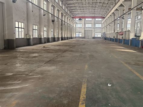 【6图】堰桥西漳工业园1600平米单一层带10吨20吨航车出租！！无锡惠山堰桥厂房仓库土地车位出租 无锡58同城