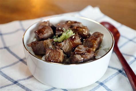 외식하지 말고 고급스러운 스테이크 덮밥 저렴하게 만드세요