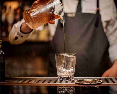 How To Choose The Best Cocktail Mixing Glass Cocktail Shakers Guide