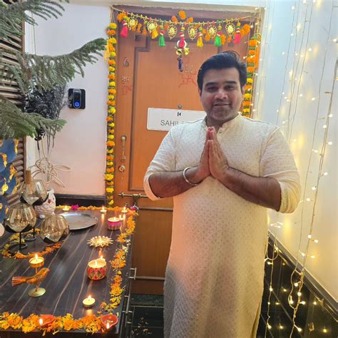 Aap Sabhi Ko Hum Sab Ki Taraf Se Diwali Naye Saal Aur Govardhan Pooja