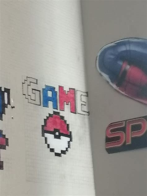 Gamer Cuadriculado Con Pokebola Dibujos En Pixeles Cuadricula Pixeles
