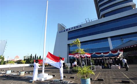 Foto Peringatan Hut Ri Ke 73 Di Graha Pena Makassar Fajar