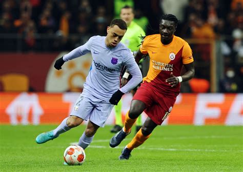 Barcelonas U S Defender Dest Joins Psv On Loan Reuters