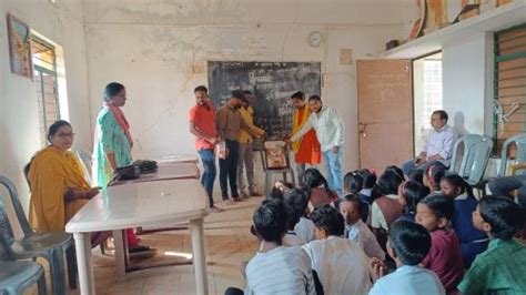मुडझातील वाचनालयात छत्रपती शिवाजी महाराज यांची जयंती साजरी Lokvrutt