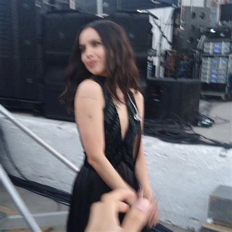 Pin By Ela On Sofia Carson Sofia Carson Sophia Carson Pretty People