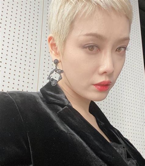 탈색 숏컷 머리로 변신한 배우 김히어라 더글로리 이사라 우영우 계향심 역할 배우 인스티즈instiz 이슈 카테고리