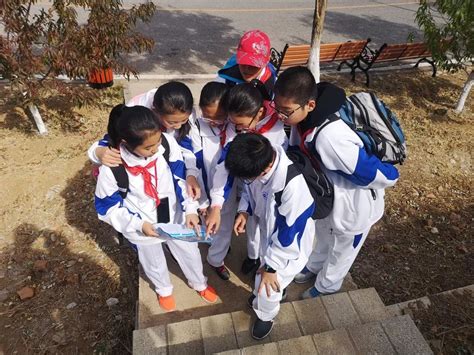 蔡家洼蓝白校服靓丽 碧空下红领巾飘扬——记北航实验学校中学部初一年级少先队大队成立暨定向社会实践活动 搜狐大视野 搜狐新闻