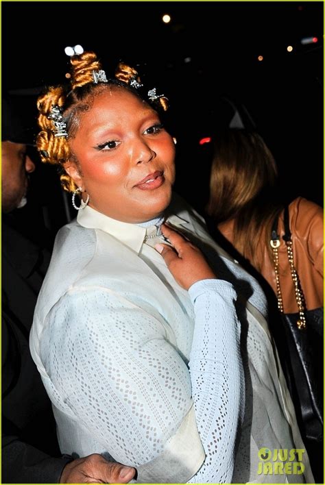 Lizzo Rocks Bleached Eyebrows And Bantu Knots While Out To Dinner Photo