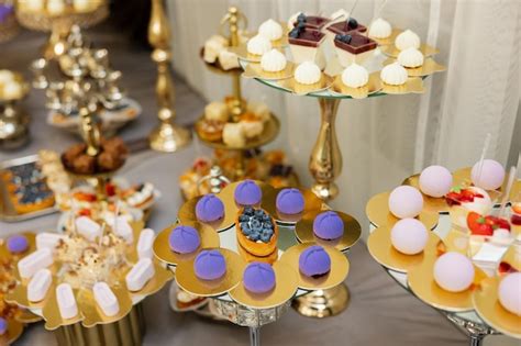 Mesa Con Pasteles Dulces Buffet De Dulces Mesa De Postres Para Una