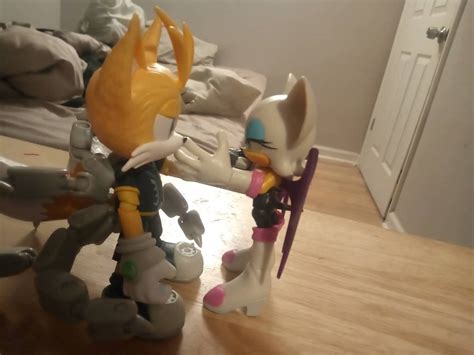 Nine Meets Rouge By Rougethebatryonafan9 On Deviantart