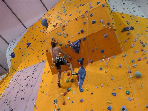 Montmélian Un mur descalade de 11 mètres de haut pour le Club alpin