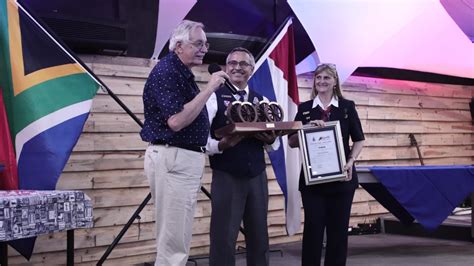 Radioman Roelf Van Jaarsveld Deur Voortrekkers Vereer Vir Diep Spore Radio Laeveld