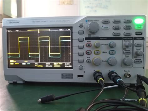 Tektronix Tbs 1000c Digital Oscilloscope Tbs1072c Tpp0100 Probes Are