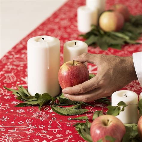 Ideas Para Decorar Una Mesa De Navidad En Rojo Y Verde