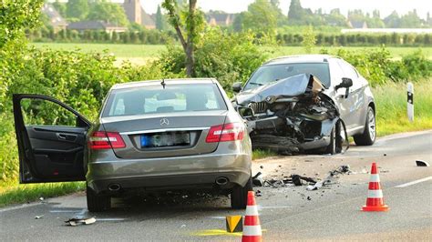 Unfall Autos Prallen Frontal Zusammen