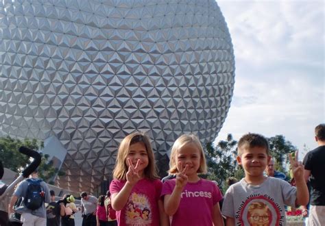 EPCOT Journey Into Imagination Guide