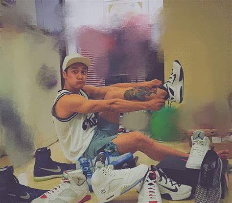 晒晒蒋劲夫现实中的家，家中配备了健身房，从小练得满身是肌肉