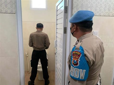 Seluruh Anggota Polres Gresik Dites Urine