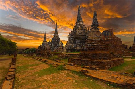 Wat Phra Si Sanphet Temple Sunset Ayutthaya Stock Image Image Of