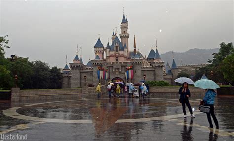 Grizzly Gulch Opens At Hong Kong Disneyland