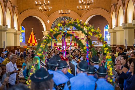 브라질 Folia 드 리스 전통 및 종교 파티 아기 예수를 방문 하는 3 명의 임금의 방문을 축 하 2명에 대한 스톡 사진 및