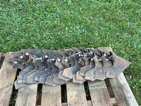 17 12” Chisel Plow Sweeps With Bolts New Fragodt Auction And Real