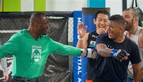 Gilbert Burns Says He And Kamaru Usman Have Gone At It In Over 200 Rounds Sparring
