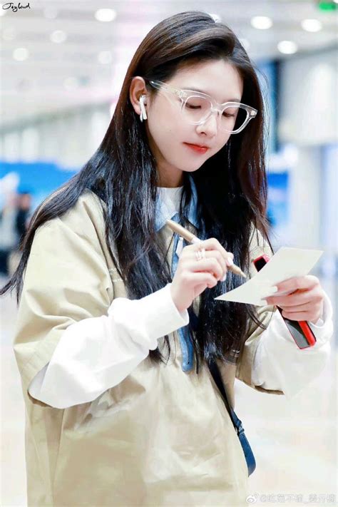 Pin By Hungbomvt On Zhang Ruonan Model Actresses