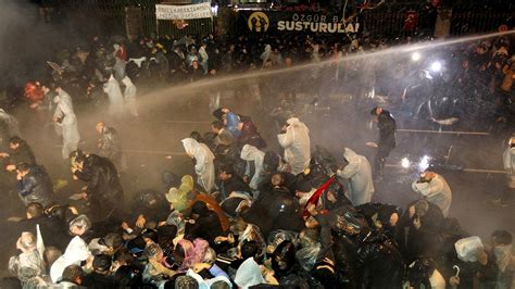 Turkish Police Turn Water Cannon And Tear Gas On Protesters In Istanbul