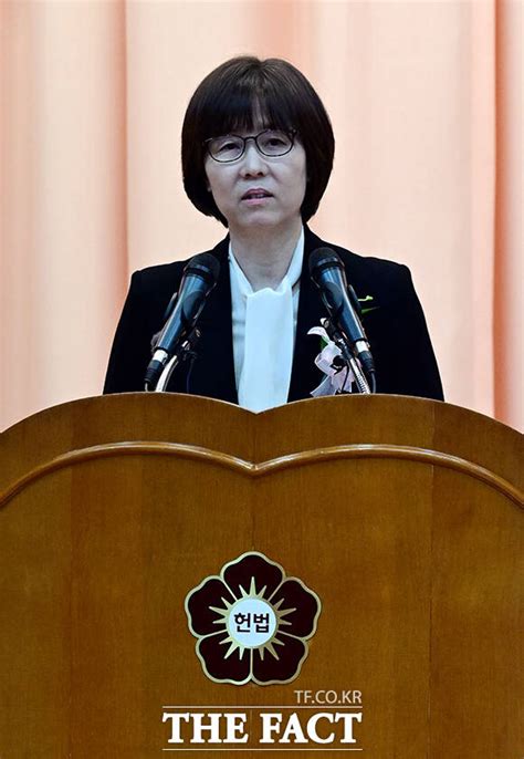 6년 임기 마친 문형배 이미선 헌재 결정 존중해야 헌법 굳건 [tf사진관]