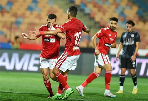 الأهلي في مواجهة مثيرة مع سموحة لمواصلة الانتصارات في الدوري المصري