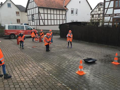 Feuerlöwen Deute Kübelspritze Schaummittel Freiwillige Feuerwehren