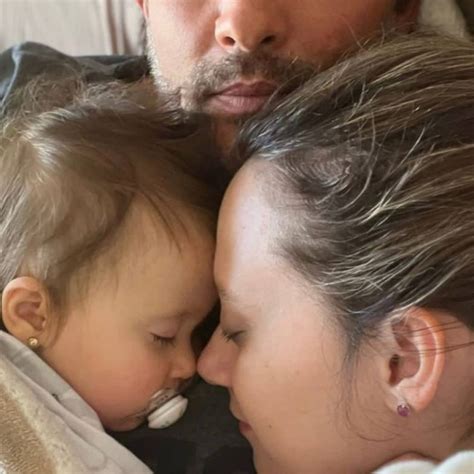 La Emotiva Foto De Ingrid Parra Y Su Familia — Fmdos