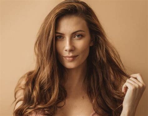 Skin Tightening Pῡr Skin Clinic