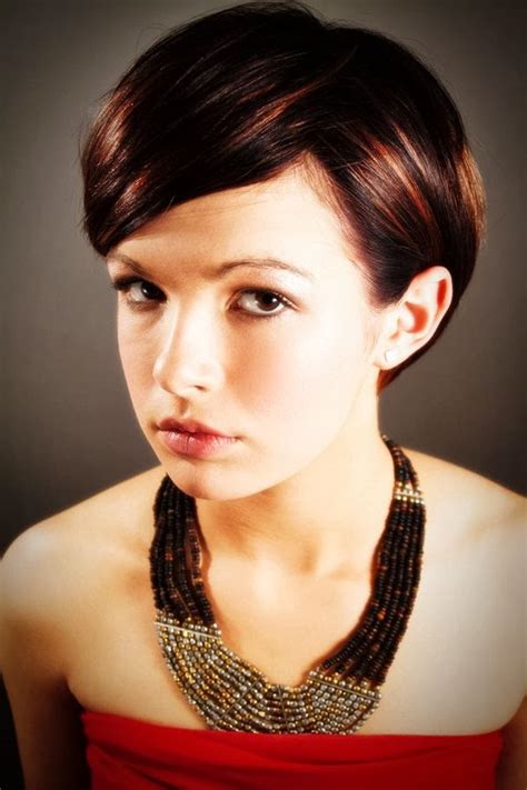 44 Gaya Rambut Sesuai Wajah Bulat Wanita Pictures