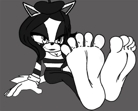 Juliette The Mink Showing Her Feet By Axel12539 On Deviantart