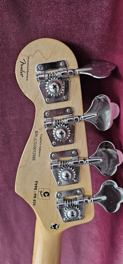 Vând Bass Fender Squier Deluxe Active Jazz Bass Iv Pr839 2009 2010