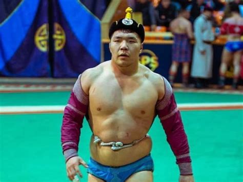 Улсын заан М Лхагвагэрэл зургаан жил дараалан чөлөөт бөхийн улсын аварга боллоо Isee Mn