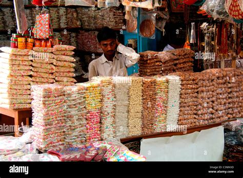 Provision store hi-res stock photography and images - Alamy