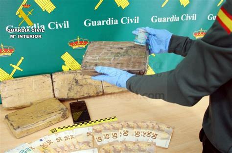 La Guardia Civil Intercepta Un Vehículo Con Cinco Kilos De Cocaína