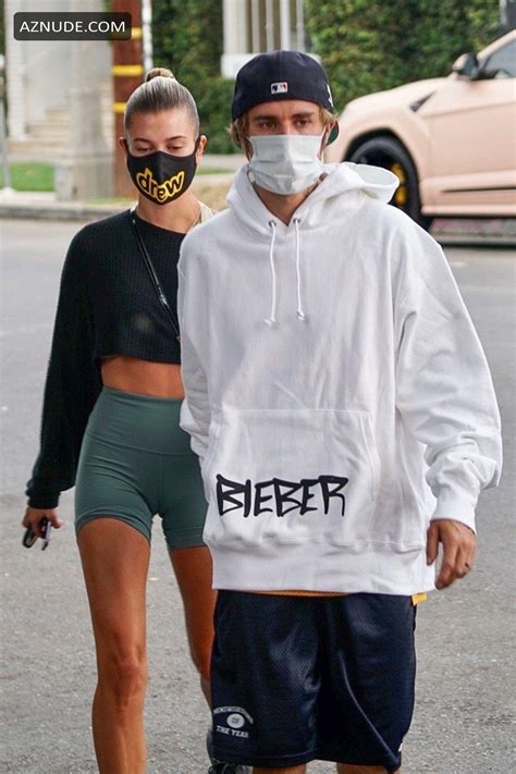 Hailey Baldwin Grabbing A Post Workout Juice With Stylist Friend Maeve