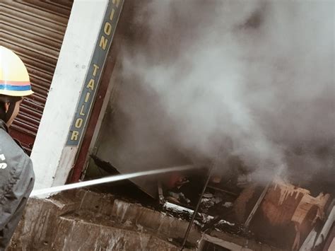 Massive Fire Breaks Out In Tailors Shop In Lucknow लखनऊ में टेलर की