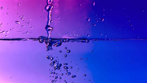 Bubbles Water Spray Gradient 4k Hd Wallpaper