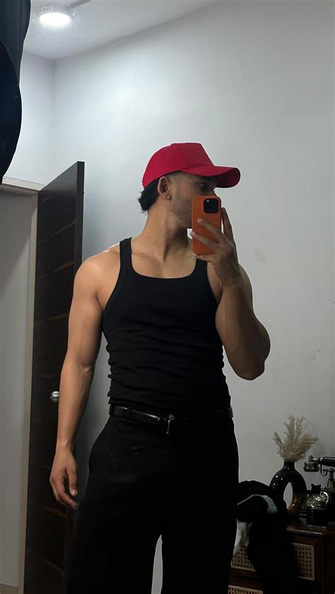 Yash Kadam Youtuber 🎥 Embracing The October Heat 🥵